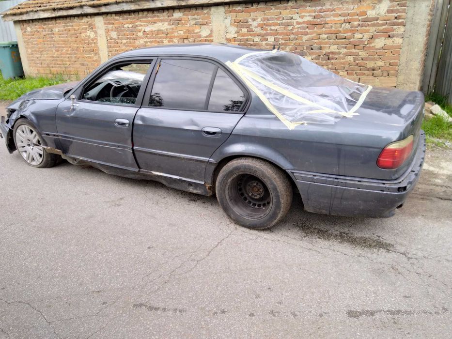 Bmw e38 730d на части с. Доброславци • OLX.bg