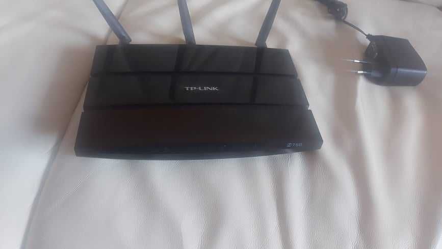 Router TP-LINK N750 TL-WDR4300 Dual Band Gigabit Oradea • OLX.ro