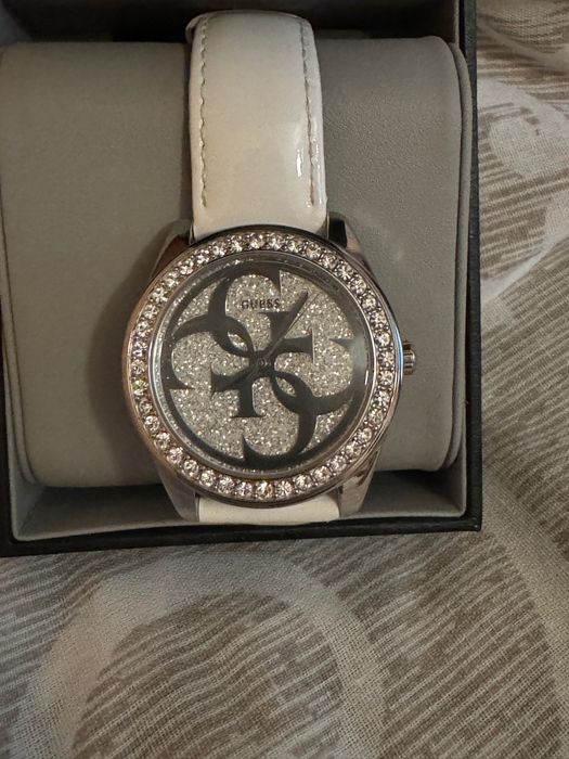Оригинален дамски часовник Guess гр. Ахелой • OLX.bg