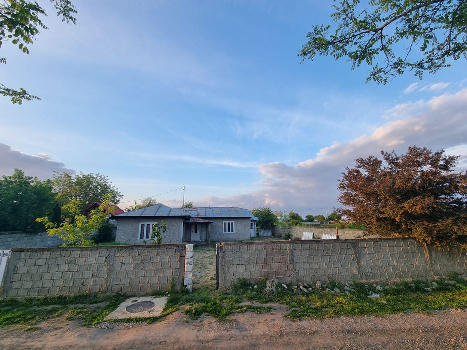 Casă de vânzare Hanu Conachi • OLX.ro