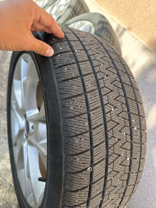 Jante Ford Kuga R18/cauciucuri de iarna Aninoasa • OLX.ro