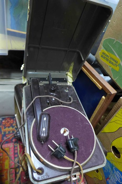 Patefon Vechi Pentru Discuri Gramofon 78 rpm cu ac Rusesc Electric ...