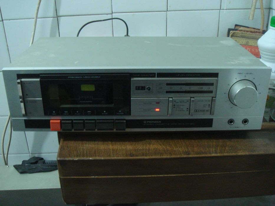 SANYO RD 220 Stereo Cassette Tape Deck 1983 Deck-uri Sony JVC Teac etc ...