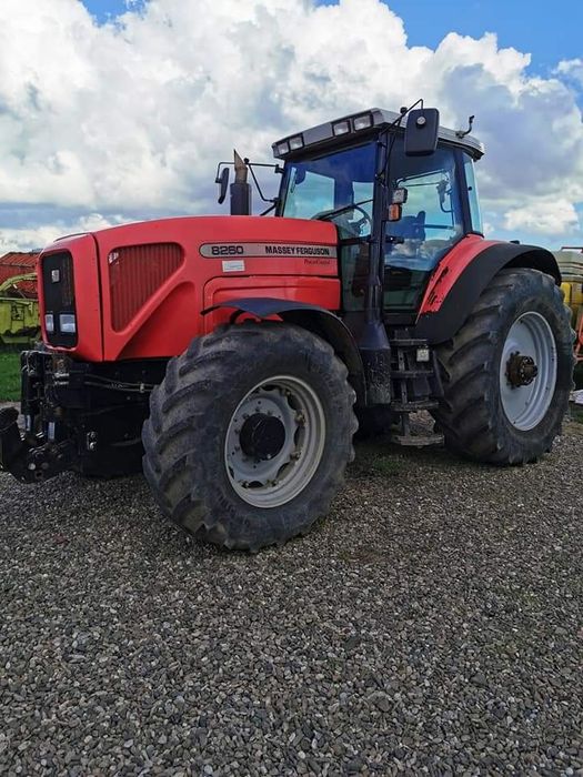 Massey ferguson 8260 Draguseni • OLX.ro