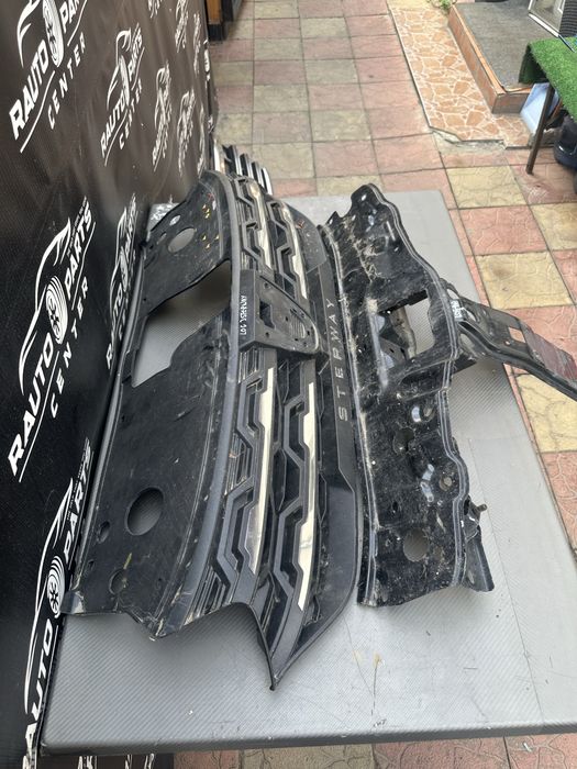 Grila centrala bara fata Dacia Logan 3 STEPWAY 2020/2021/2022/2023 Bucuresti Sectorul 1 • OLX.ro