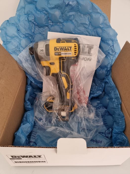 Masina de insurubat cu impact Dewalt DCF887 CEHIA! Barsau • OLX.ro