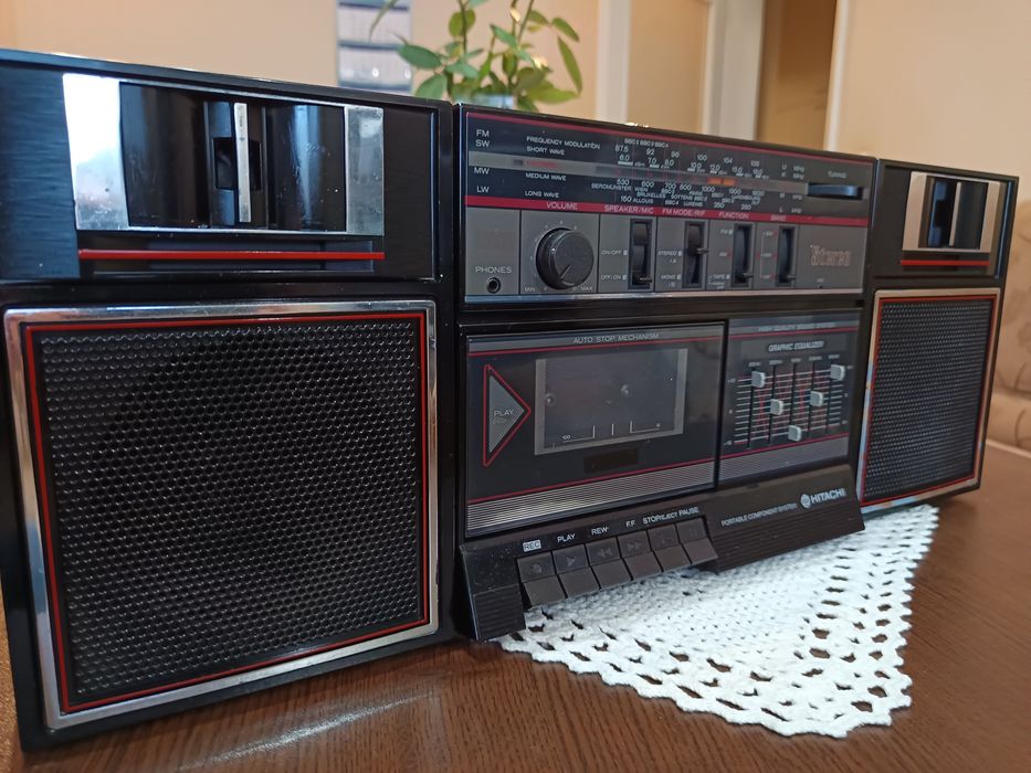 Радиокасетофон Hitachi TRK 902 E гр. Шумен Болницата • OLX.bg