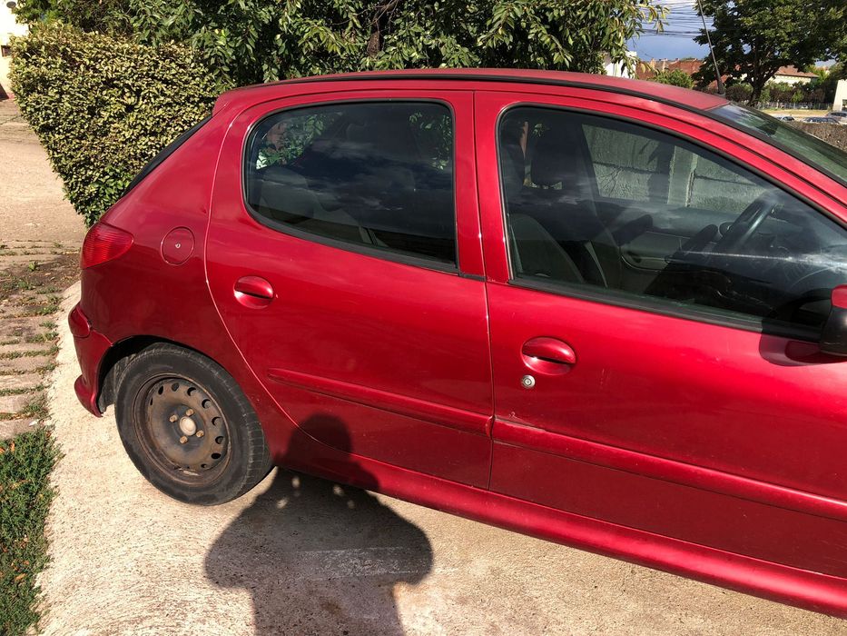 Vand peugeot 206, an 2007, Motor 1,4 , benzina , culoare visiniu ...