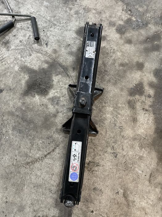 Coarba / cheie roti + cric Peugeot 407 Transporter vito dubita Pitesti ...