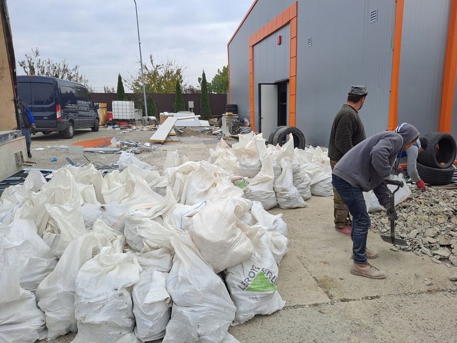 Transport/ Debarasari moloz/moluz,pământ, mobilier, Demolari. Iasi • OLX.ro