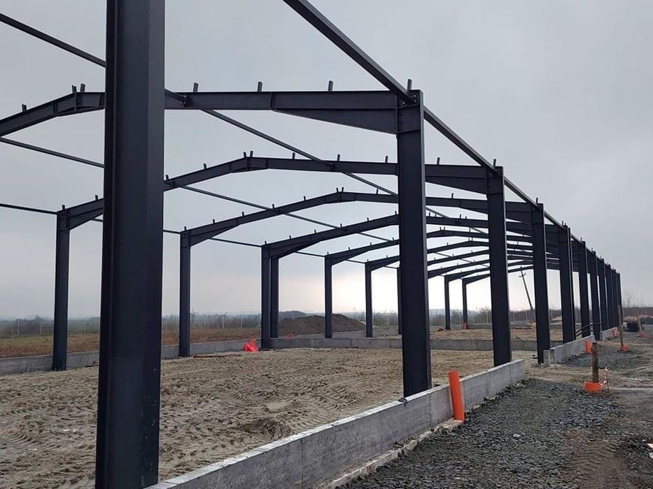 Vand hala metalica cu panouri sandwich profile HEA300 si IPE400 montaj ...