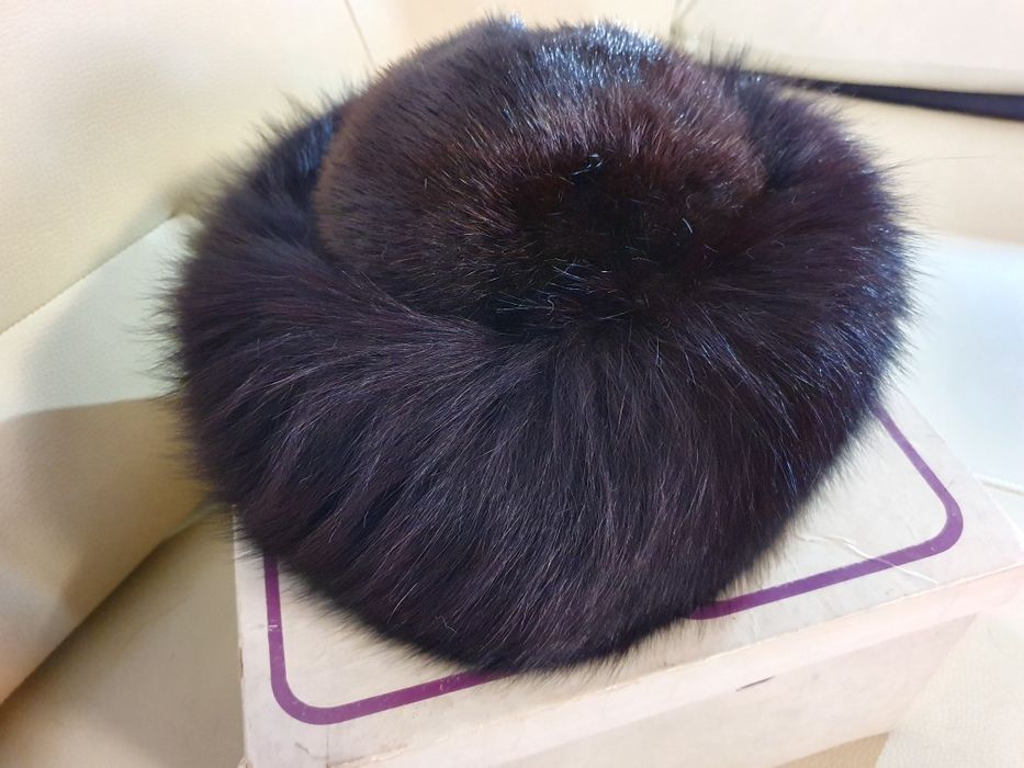 Caciula blana nurca Bucuresti Sectorul 4 • OLX.ro