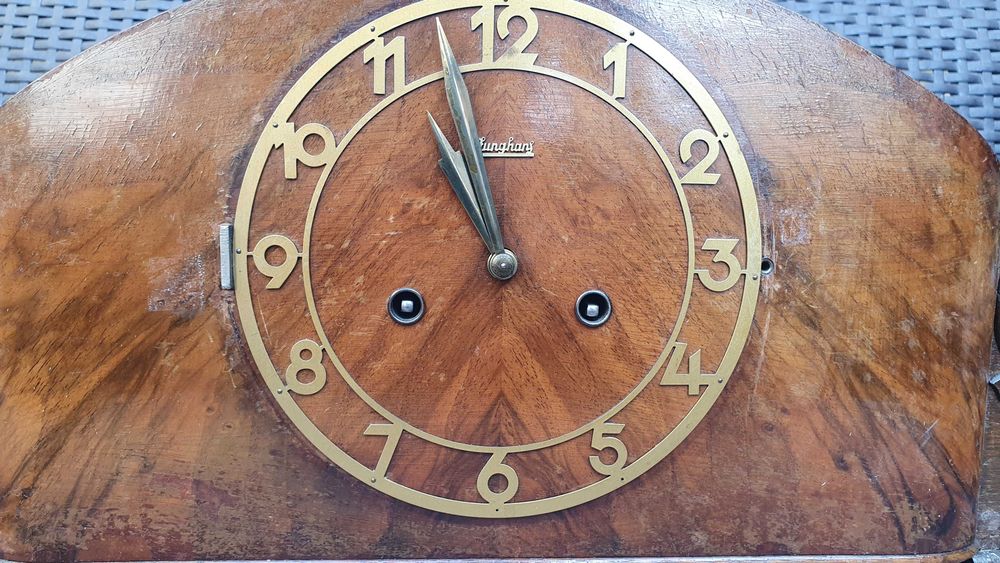 Ceas antic de mobila Junghans original Germania, lemn nuc si furnir ...