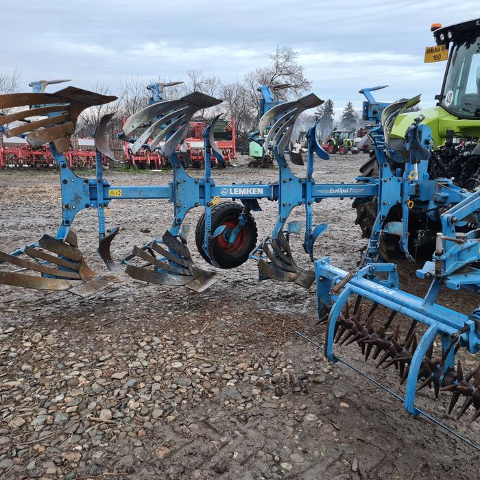 Vând plug Lemken 3+1 - deosebit - Packer Brosteni • OLX.ro
