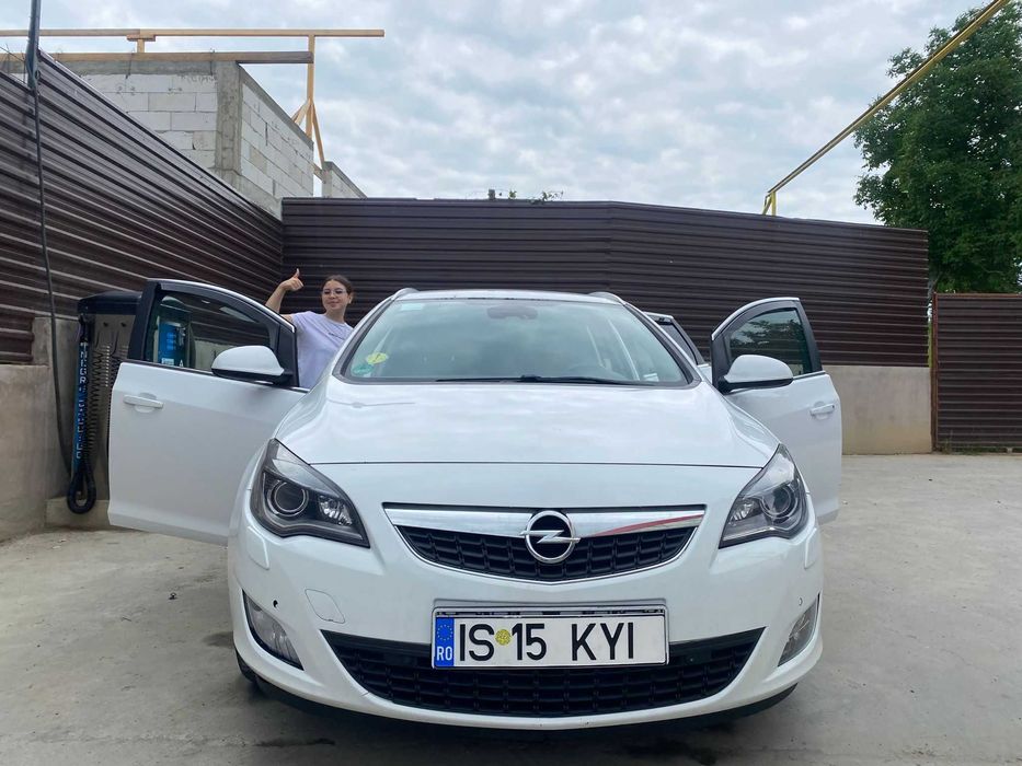 Inchirieri auto Iasi preluare si predare aeroport Iasi • OLX.ro