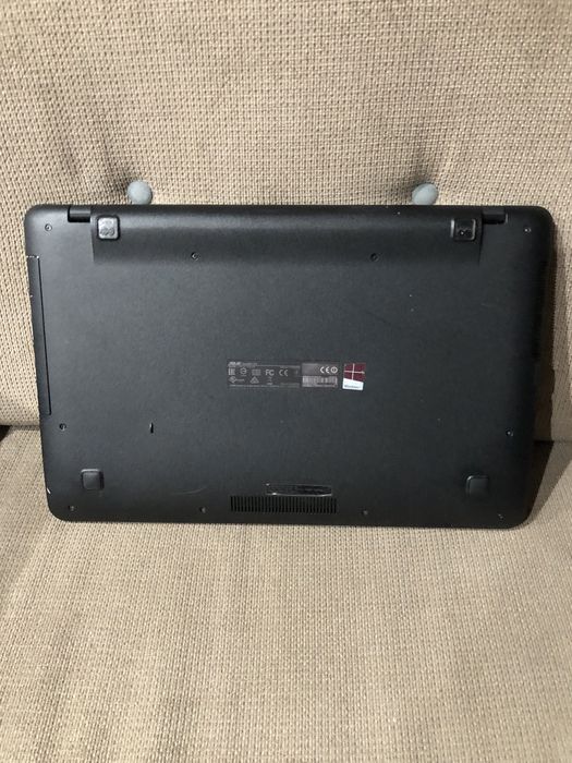 Laptop ASUS X751S Intel Celeron 8gb RAM, 256GB SSD Sebis • OLX.ro