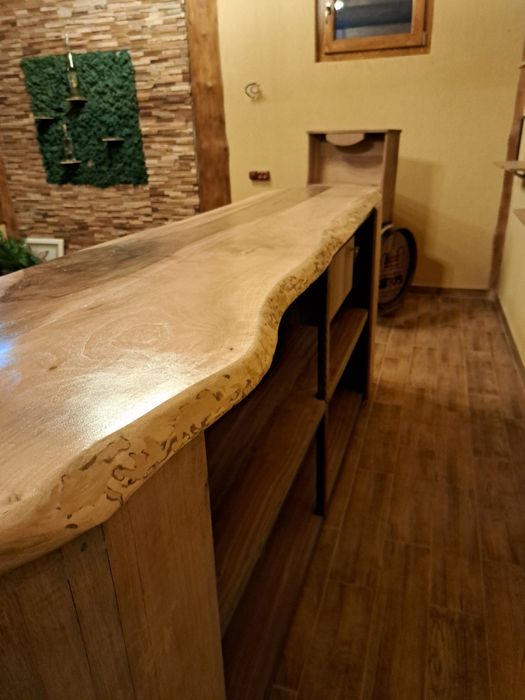 Bar lemn masiv nuc Ploiesti • OLX.ro