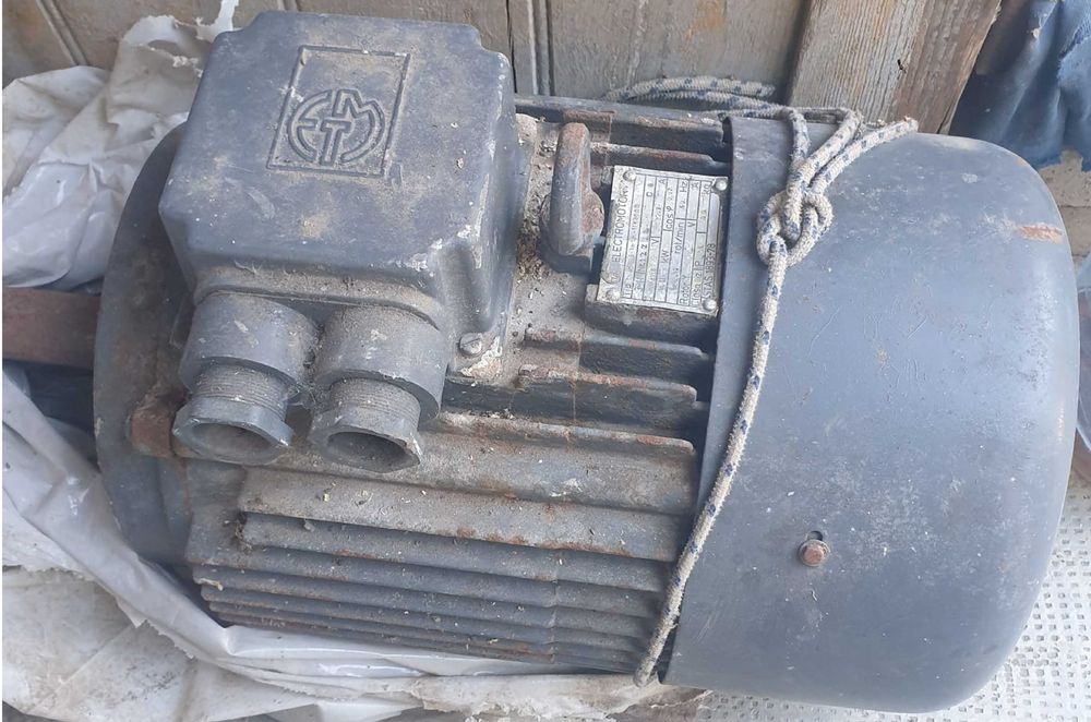 Motor trifazic românesc de 11kw, Chisineu-Cris • OLX.ro