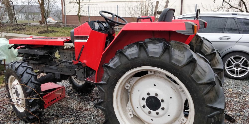 Tractor japonez Shibaura D32f cu motor defect, bloc crapat, perkins ...