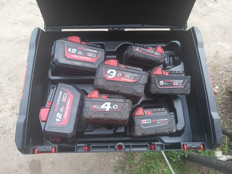 Acumulatori milwaukee 12 ah Slatina • OLX.ro