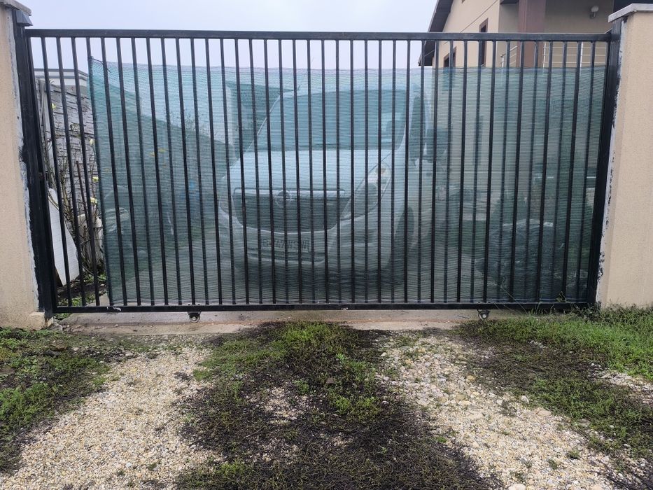 Vand poarta de fier, culisanta pe role 4.20 x 2.10 Domnesti • OLX.ro