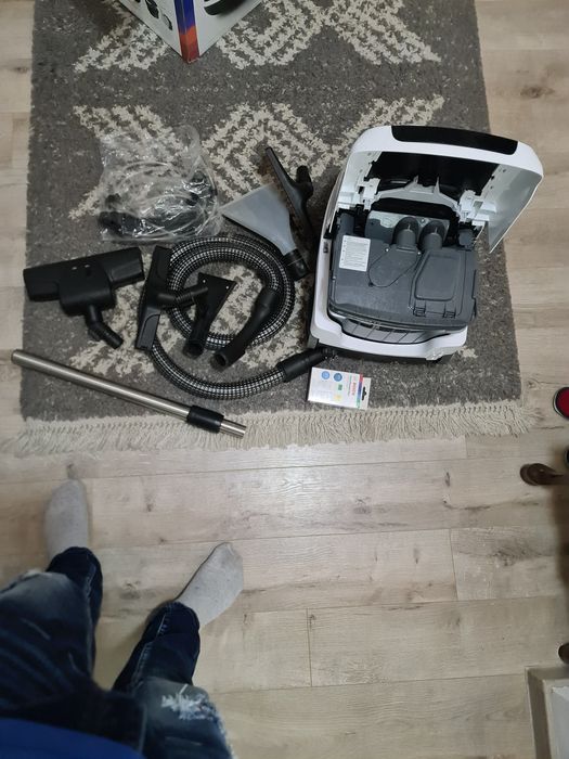 Aspirator cu spalare Bosch BWD421PRO, 2100 W, Filtru Hepa, Perii Turbo ...