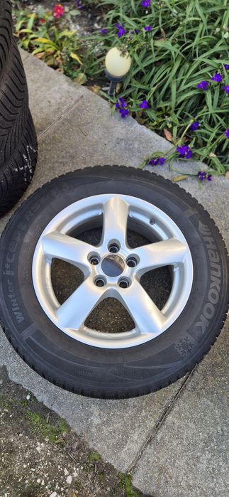 Set Jante Aliaj pe 16 anvelope iarna Vw Tiguan Campulung • OLX.ro