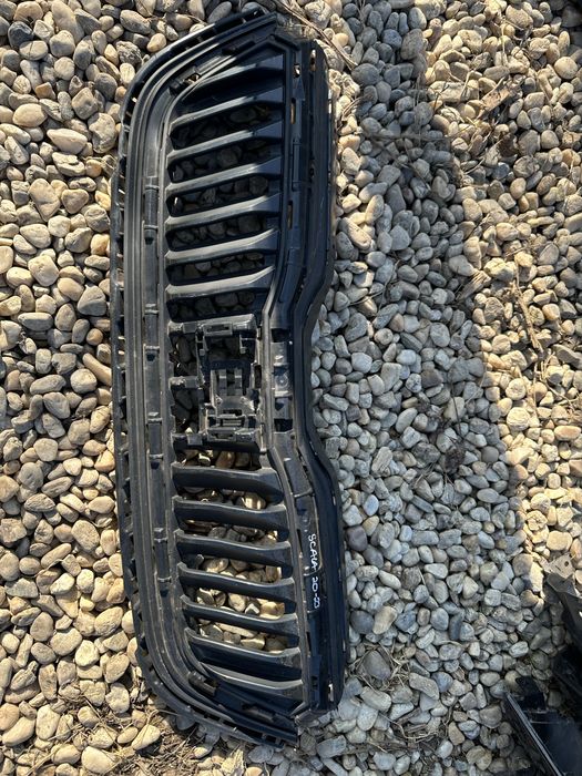 Grila centrala bara fata Skoda Scala 2019/2020/2021/2022 Bucuresti Sectorul 1 • OLX.ro