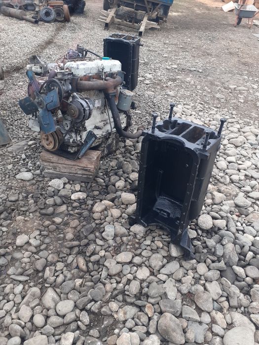 Motor UTB aro brasov 55cp 4pistoane Compatibil TRACTOR BAIE DE FONTĂ ...