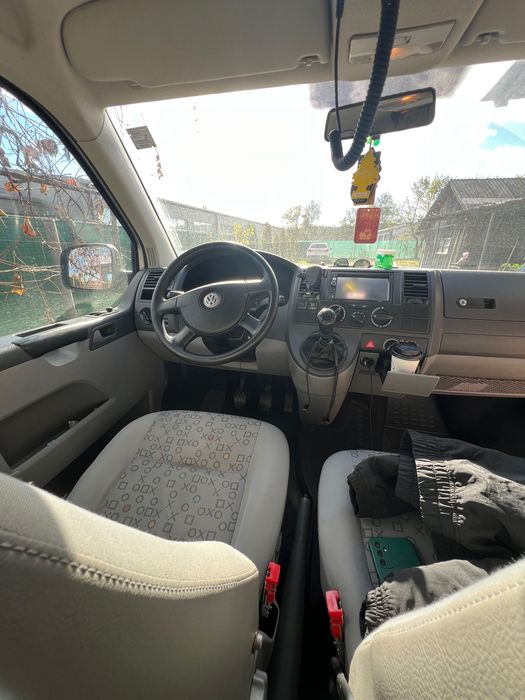 Volkswagen Transporter T5 8+1 locuri. Targu Neamt • OLX.ro