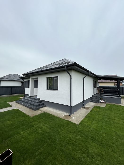 Casa Bacau Serbanesti (zona targ auto) Bacau • OLX.ro