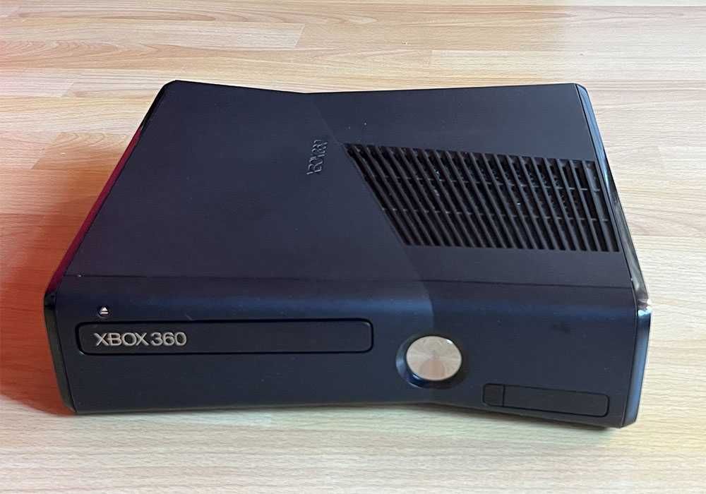 XBOX360 Slim 256GB - Хакнат с чип, 34 игри, 2 контролера и захранване гр. Пловдив Кършияка • OLX.bg