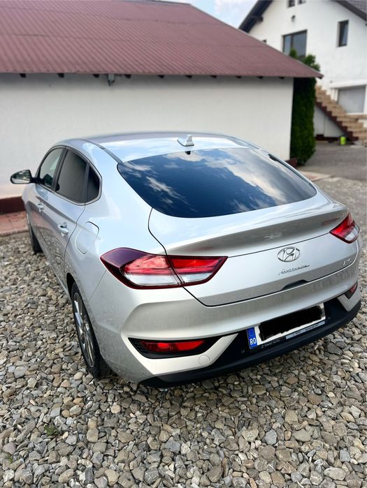 Hyundai I30 fastback automat, avariat, AVARIATE Ploiesti • OLX.ro