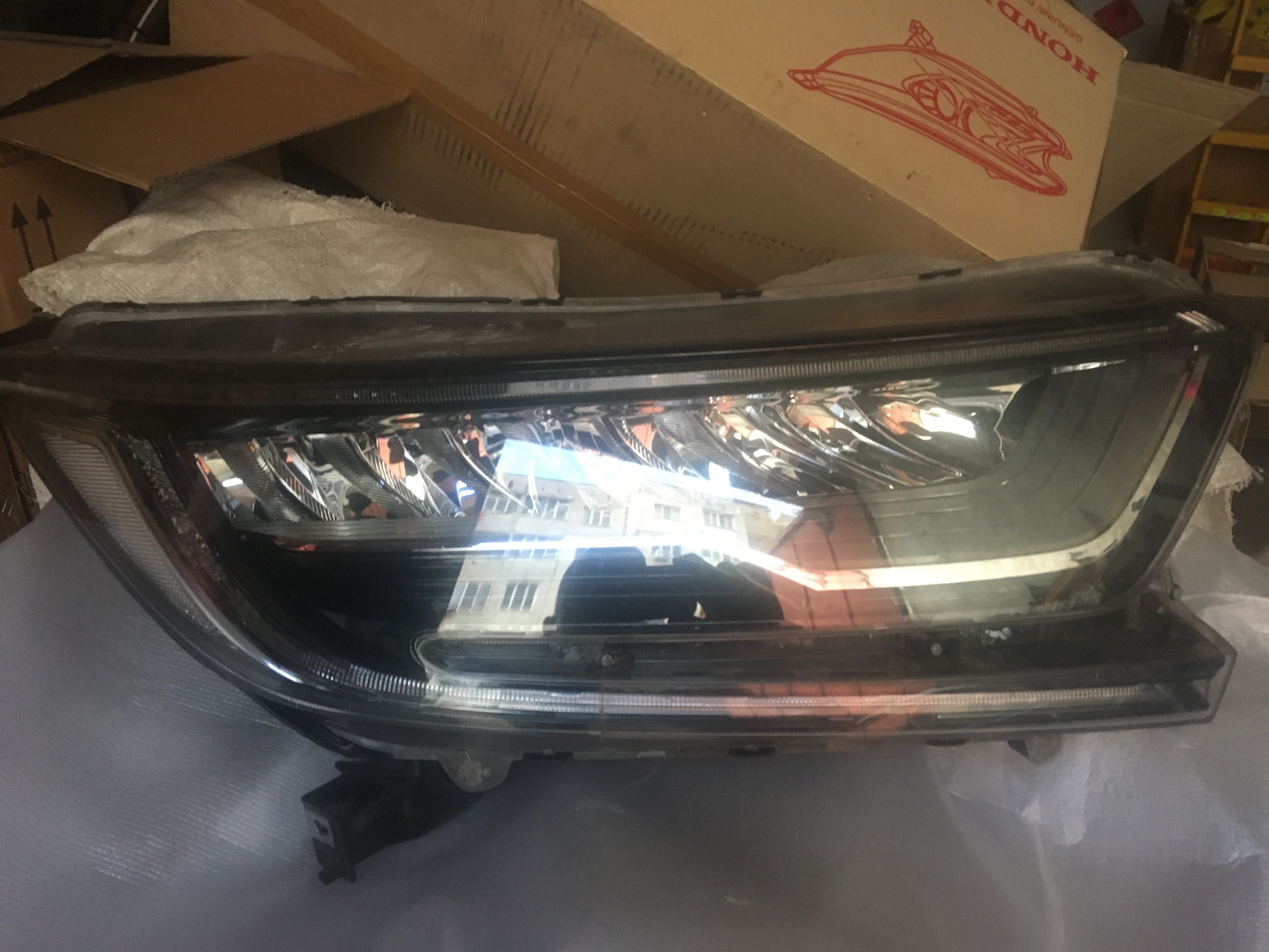Фар за Honda CR-V 2018-2022 гр. София Хаджи Димитър • OLX.bg
