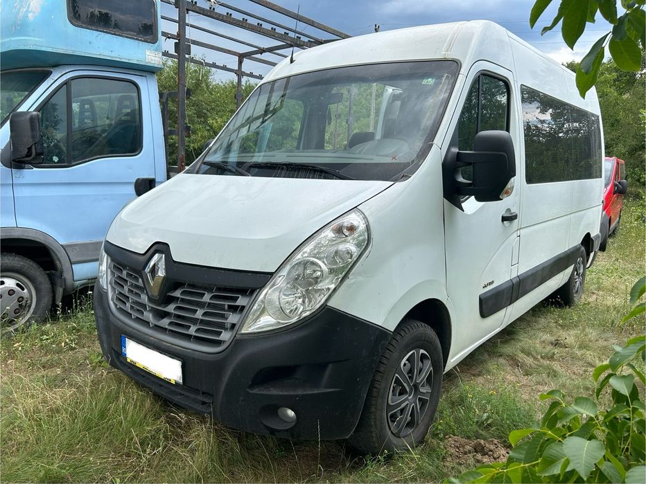 Renault Master 9 locuri an 2014 Valcanesti • OLX.ro
