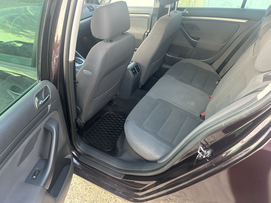 GOLF 5 AUTOMAT 1,6 benzina Bacau • OLX.ro