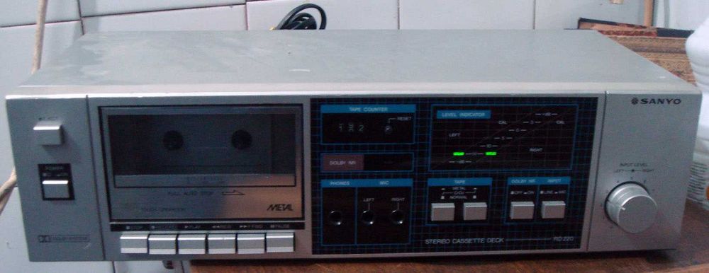 SANYO RD 220 Stereo Cassette Tape Deck 1983 Deck-uri Sony JVC Teac etc ...
