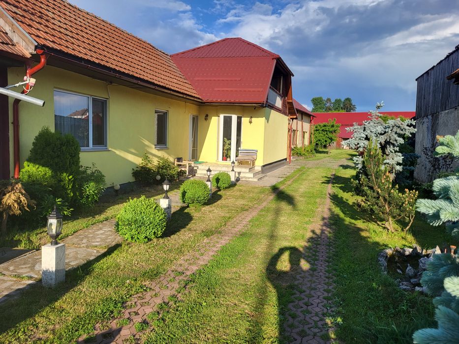 135.000 toate 3 case Toplita • OLX.ro