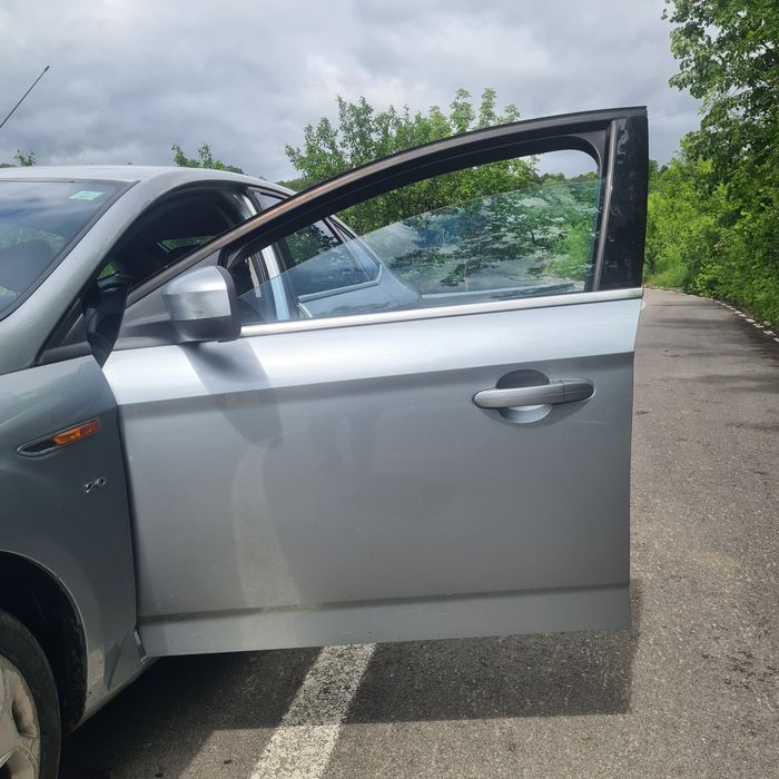 Usa Stanga Ford Mondeo Mk4 Valenii de Munte • OLX.ro
