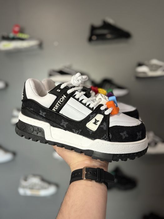 Adidasi Barbati Louis Vuitton Skate Play Black & White! Iasi • OLX.ro