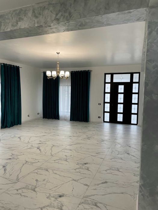 Casa/Vila de vanzare P+1+Mansarda, situata la soseaua principala Modelu ...