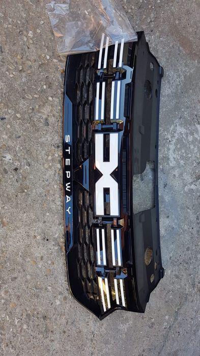 Grila bara fata Dacia Sandero stepway an 2021 2024 Fundeni • OLX.ro