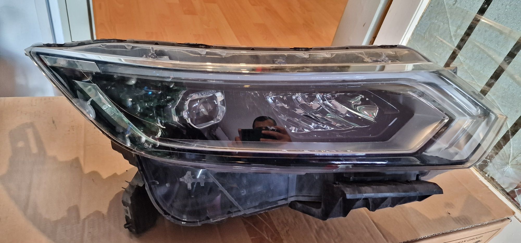 Фар nissan qashqai j11 tekna гр. Пловдив Младежки Хълм • OLX.bg