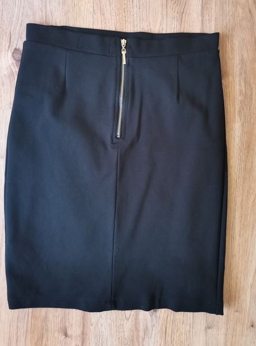 Дамска пола Reserved, тип молив гр. Варна Гранд Мол Варна • OLX.bg