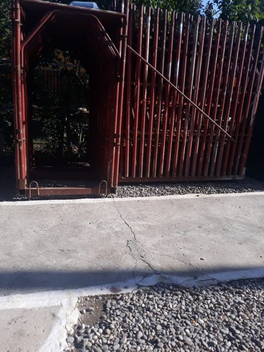 Schela metalica model italian Pucioasa • OLX.ro