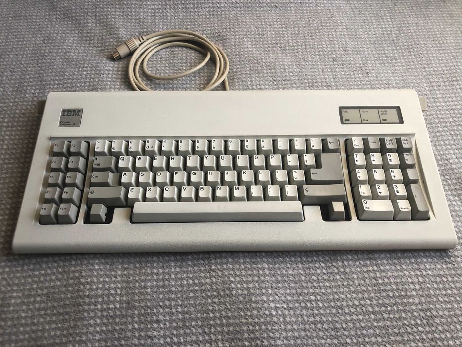 Tastatura mecanica IBM Model F AT Bucuresti Sectorul 6 • OLX.ro