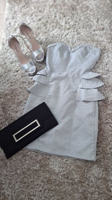 Rochie Eveniment Maneciu-Pamanteni • OLX.ro