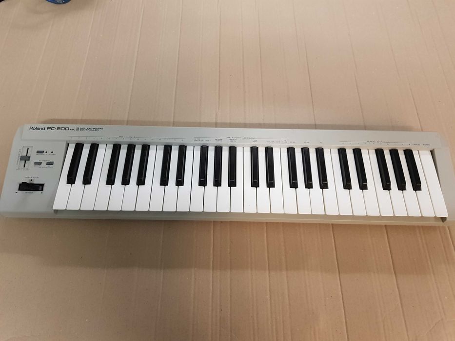 Roland PC200 MKII,midi controler Comanesti • OLX.ro