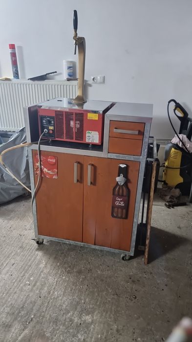 Vand dozator de bere cu masa Seini • OLX.ro