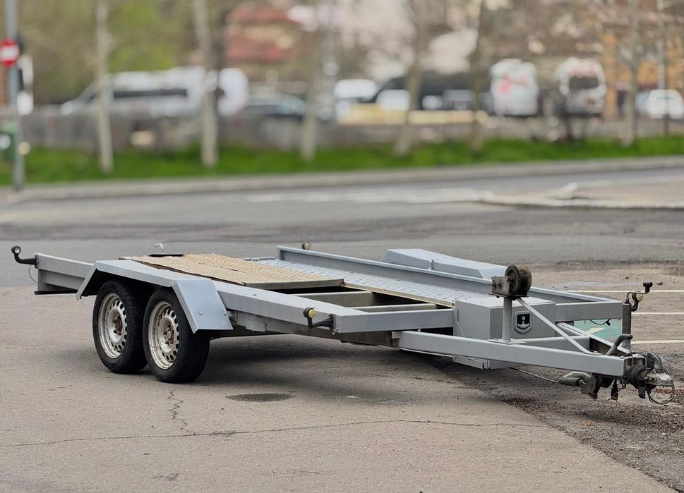Remorca/ platforma/ trailer Auto 2000kg -An 2001 // Se conduce cu B ...